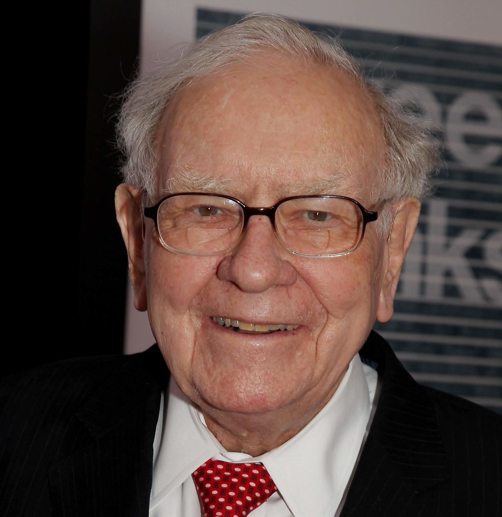 Warren Buffet’s Berkshire Builds $277 Billion Cash Pile After Selling ...