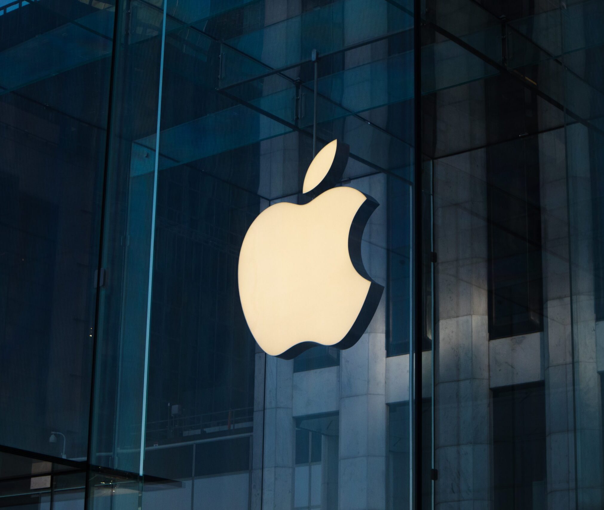 Apple Replacing Longtime CFO Luca Maestri - theprimarymarket.com