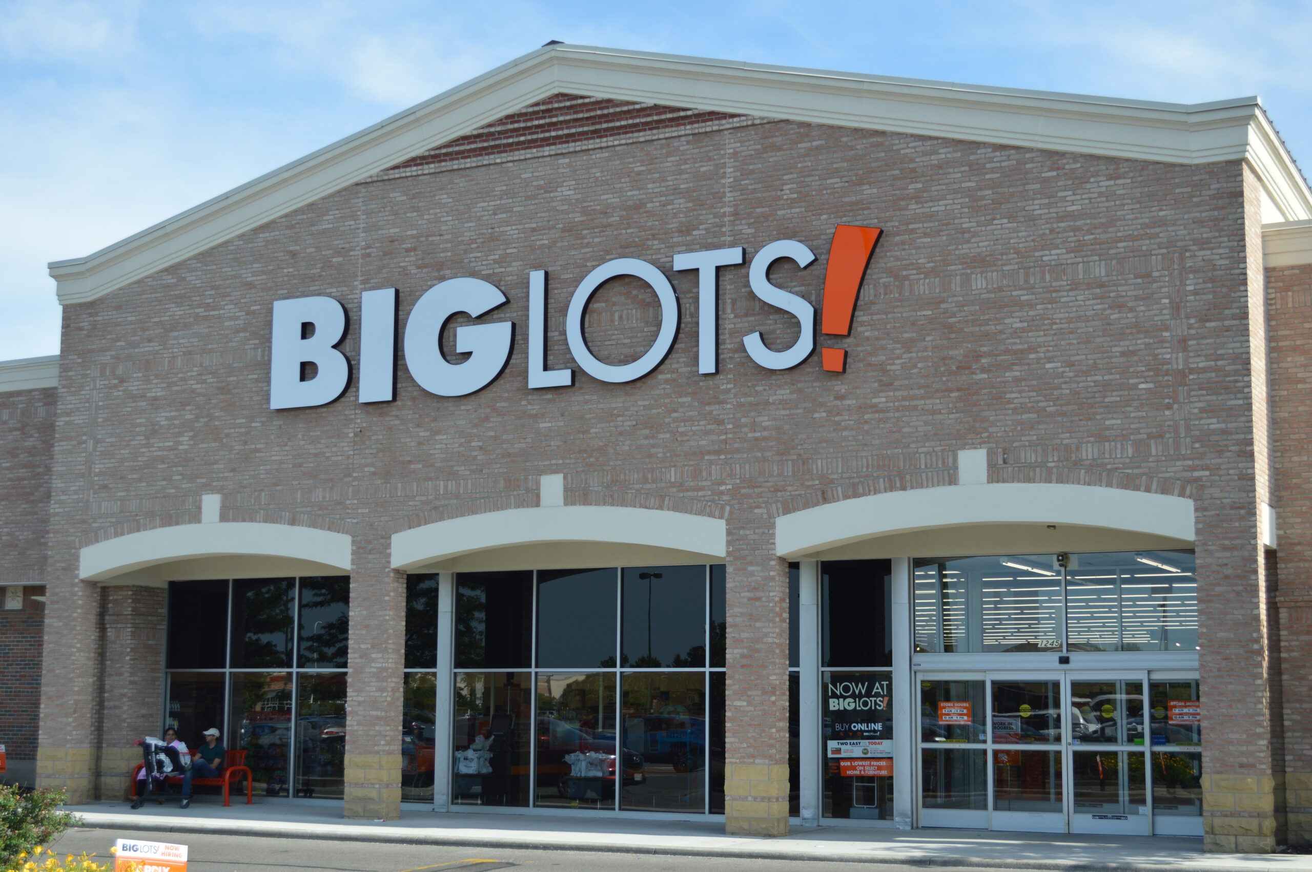 Discount Retailer Big Lots Plans to File for Bankruptcy, Will Sell All ...